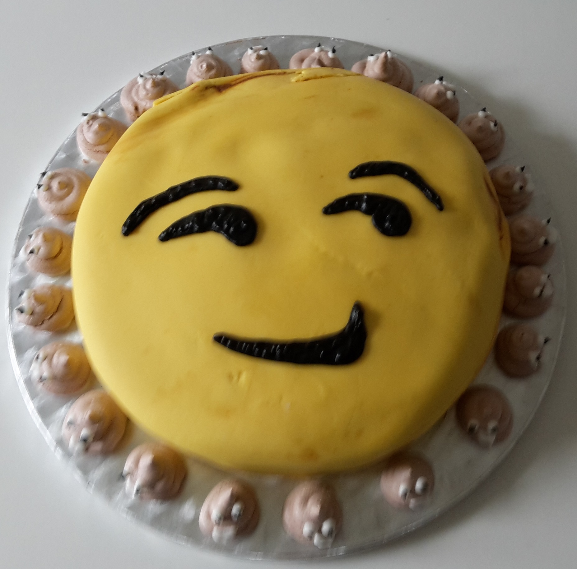 Smiley Torte - Die kleine Backfee