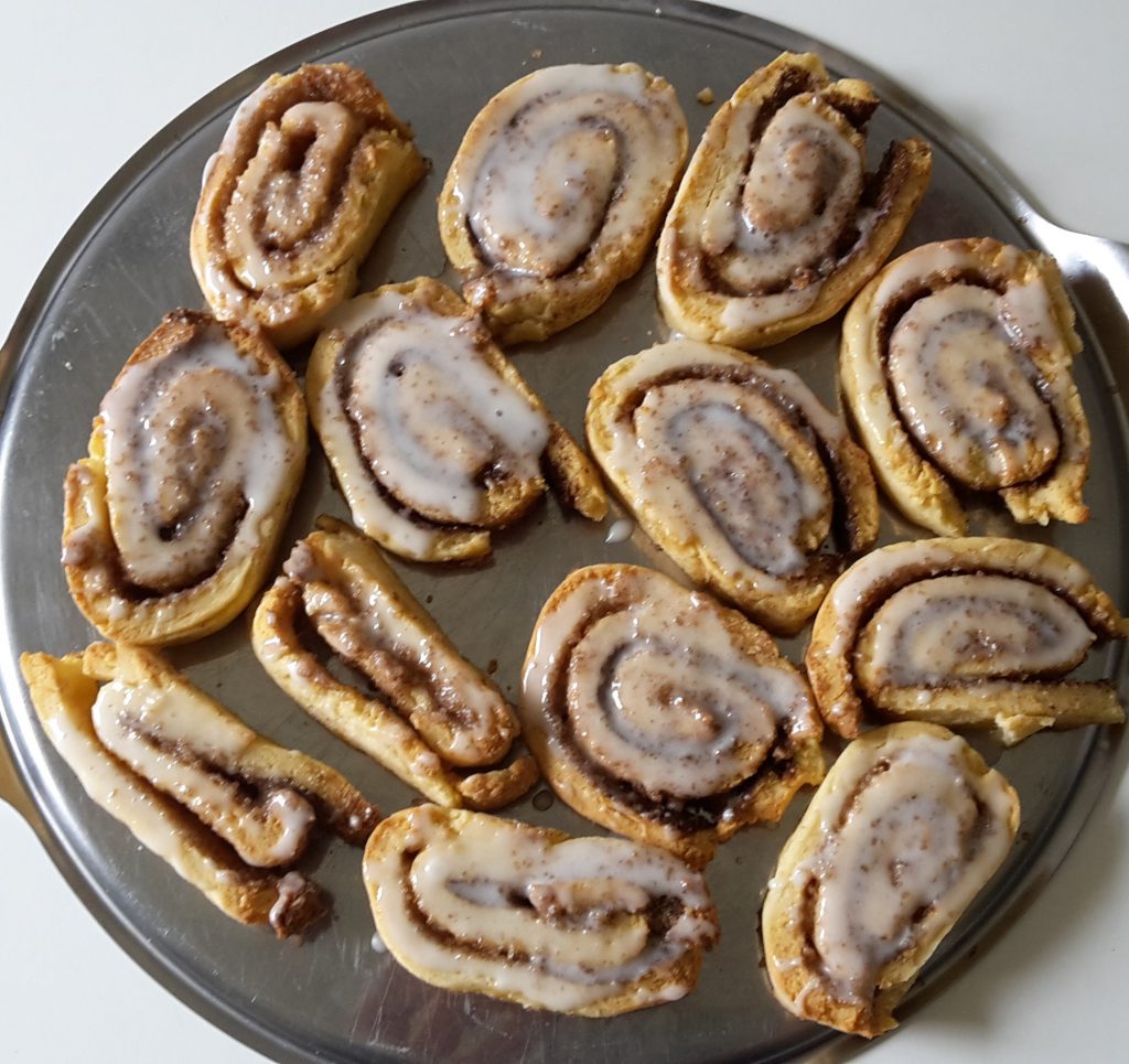 Nerdy Nummies Cinnamon Rolls - Die kleine Backfee
